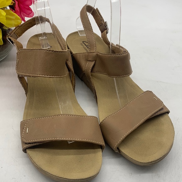Clarks | Shoes | Clarks Bendables Tan Wedge Sandals Size 1 Mcs4969a ...